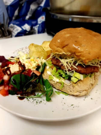 Sundowners Vegetarian Restaurant | Be Veganism